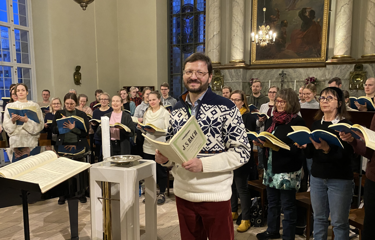 Johannes-passion evankelistana kuullaan Péter Marosvária | Rauhan Tervehdys