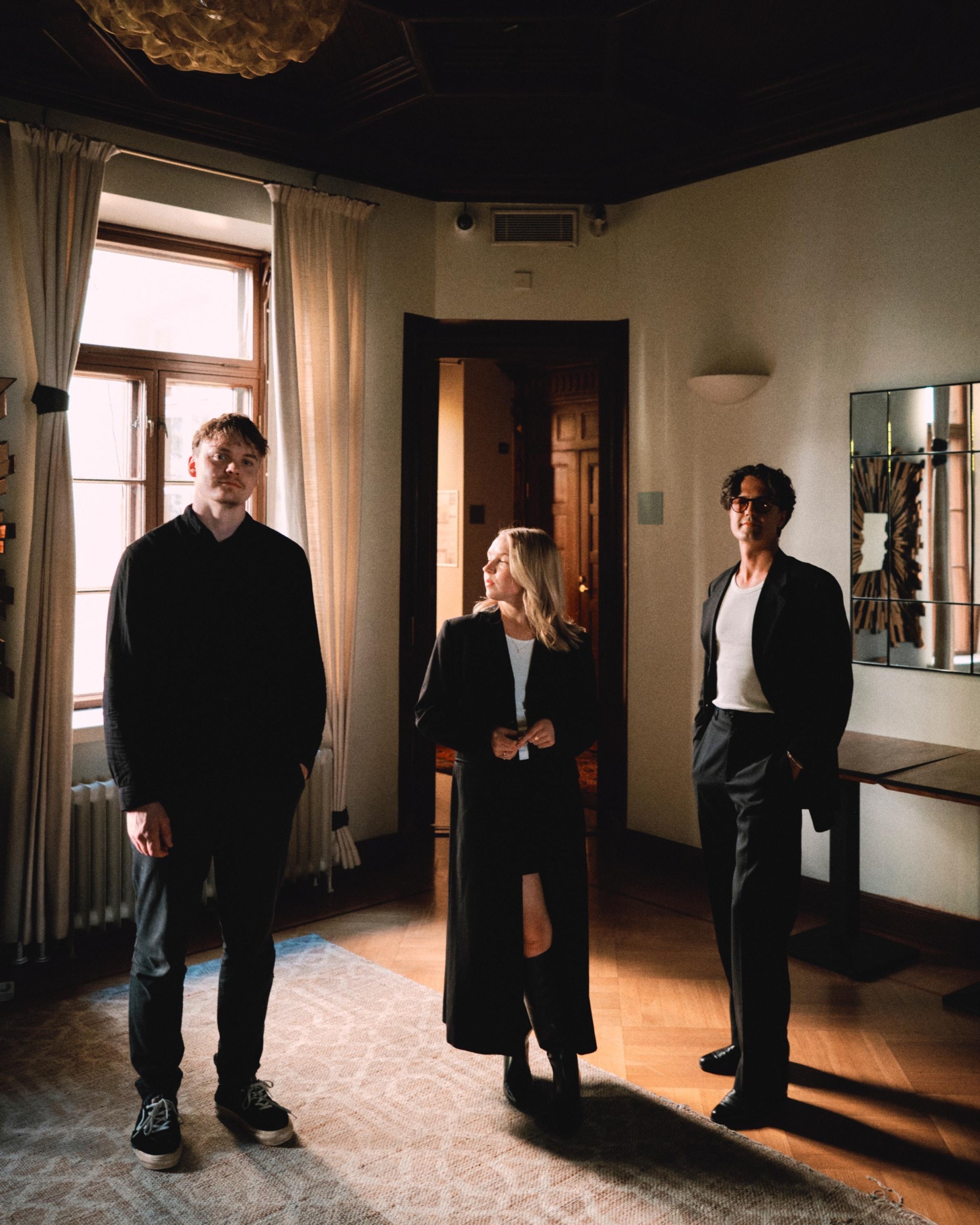 Younghearted esiintyy Taustatarinaklubilla huhtikuussa 2025 | Rauhan ...